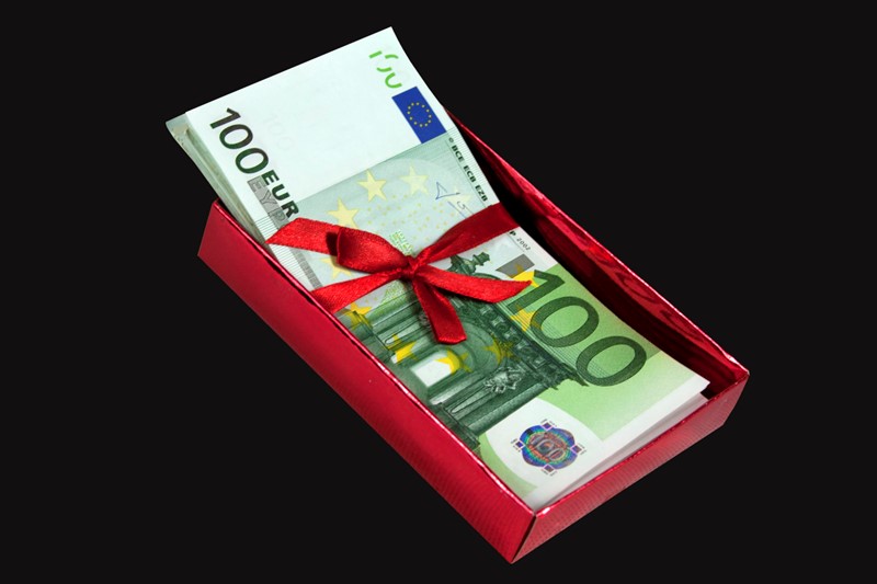 Schenking in 2024? Aangifte schenkbelasting voor 1 maart - Practical ...